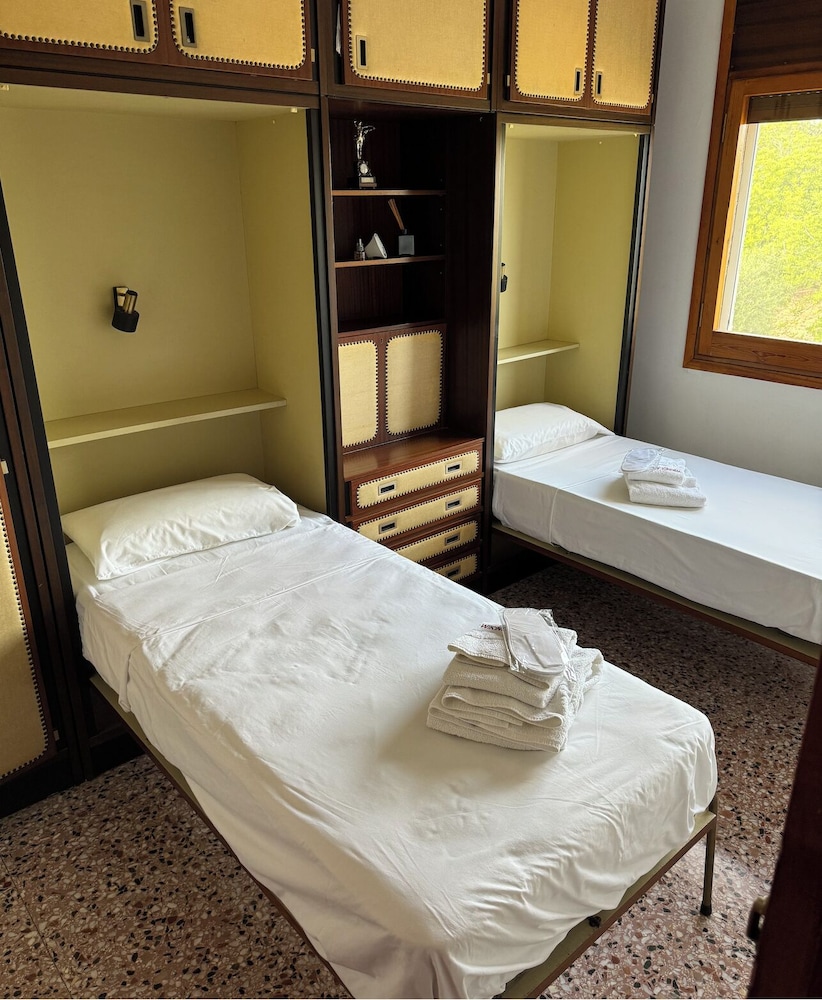 "Wiking Land" 4-room House (6 Beds) On 2 Levels. Property Suitable For 8 People - Tarragona