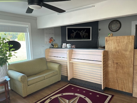 Parte interna. Budget Inn