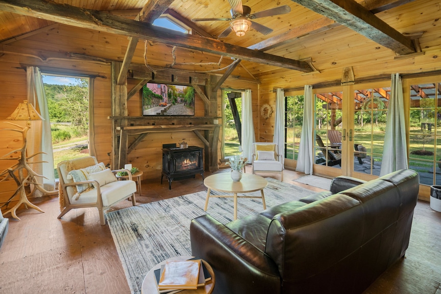 Cabin In The Finger Lakes Near The Seneca Lake Wine Trail And Watkins Glen - Seneca Lake, NY