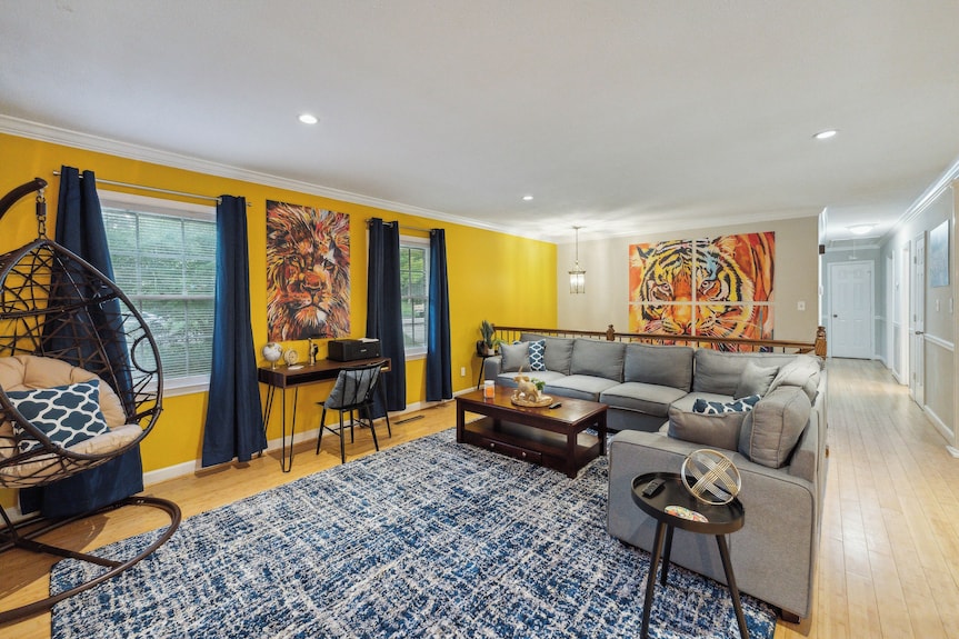 Durham 4br/3ba: Game Room, Pool, Art! Sleeps 10 - 채플힐