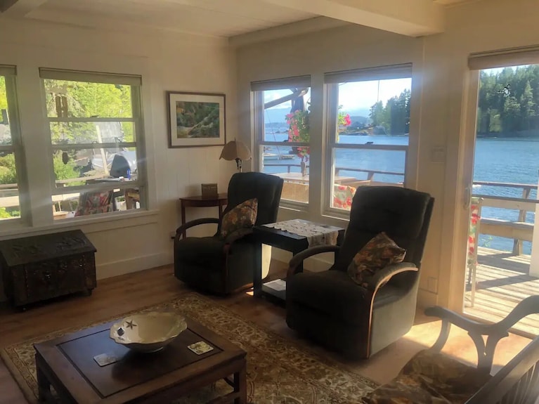 Unique And Peaceful Beach Access Getaway On Quadra Island. Outstanding View - Quadra Island