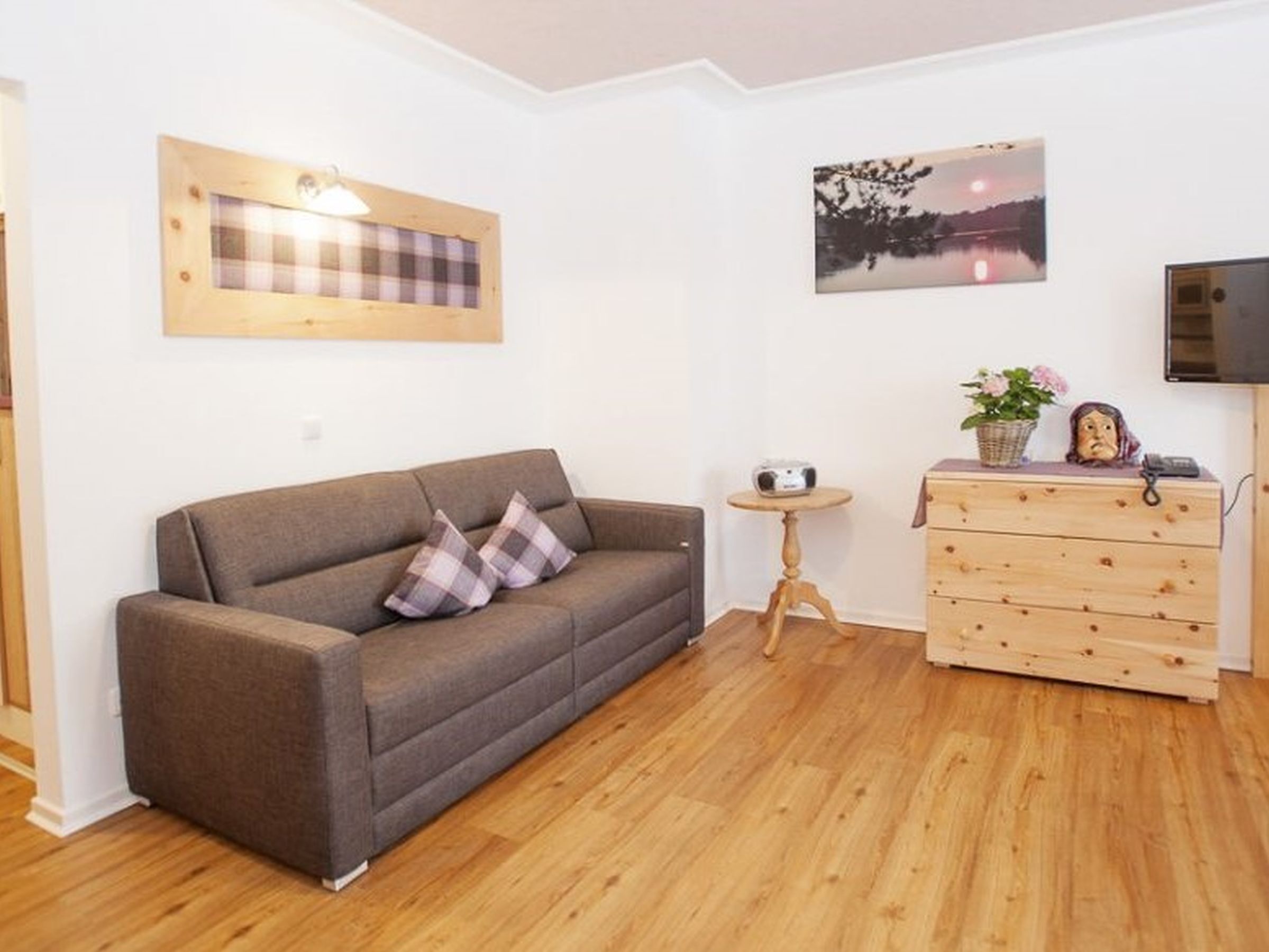 Apartment Zirben Stubn Mit 32 Qm, 1 Zimmer-apartment, Max. Für 4 Personen - Riegsee