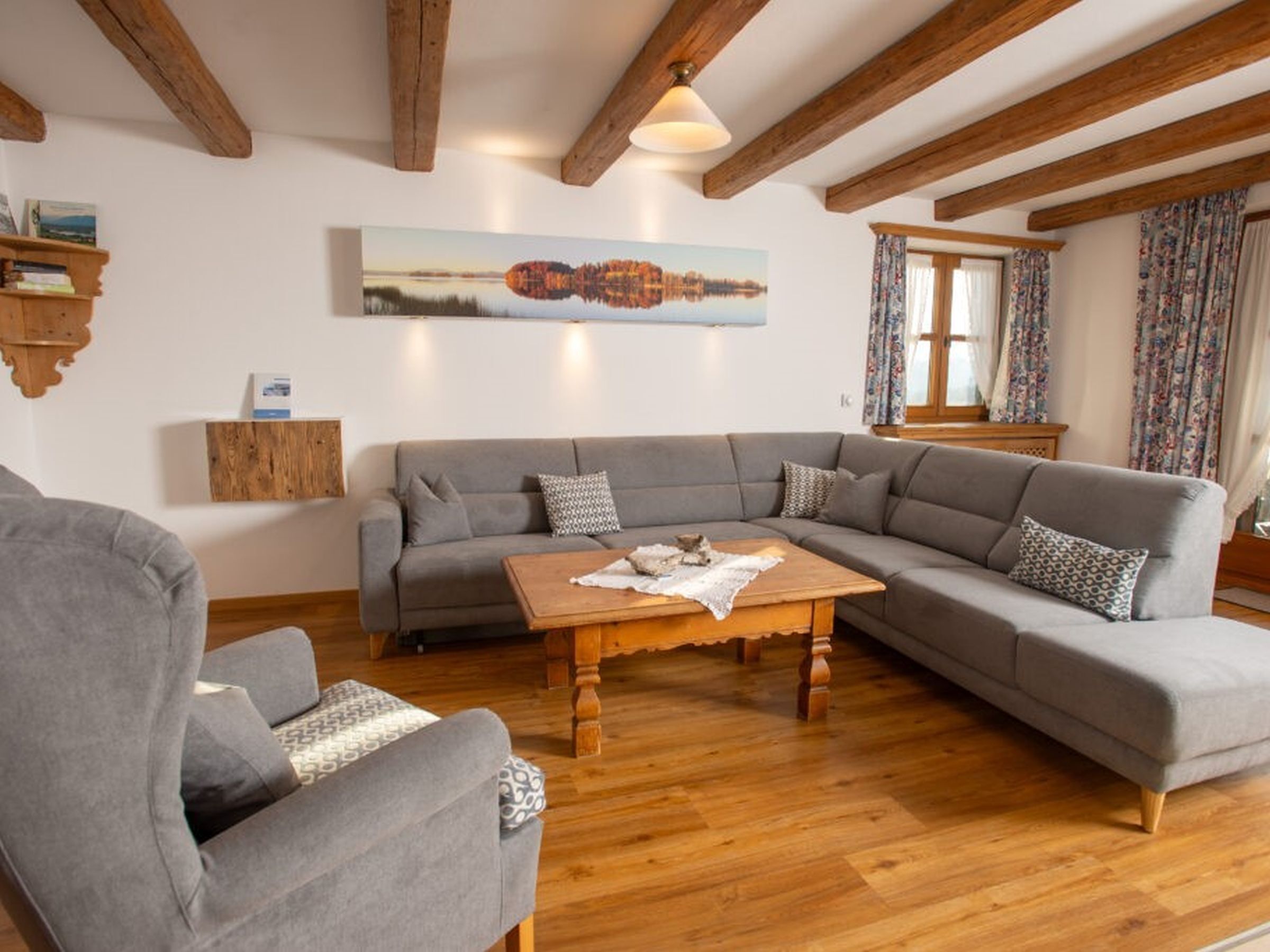 Ferienwohnung Insel Wörth Mit 95 Qm, 2 Schlafzimmer, 1 Wohn-schlafbereich, Max. 8 Personen - Riegsee