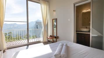 Sky View Luxury Cabin | Roupas de cama premium, Wi-Fi de cortesia, roupa de cama