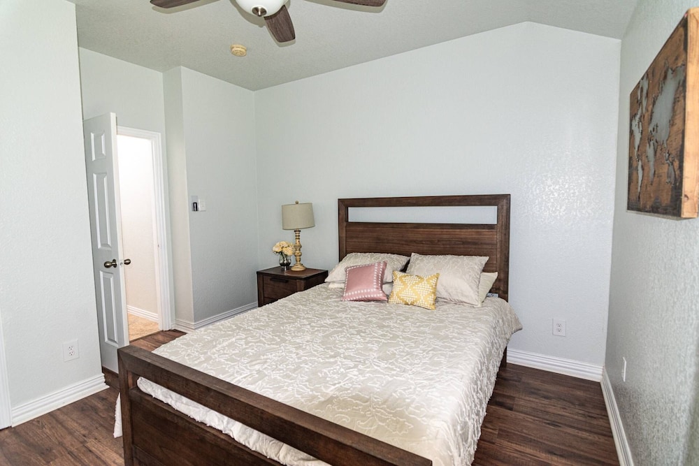 Get 15% Off For Stays 3 Nights Or Longer Until January 28th - Midlothian, TX