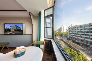 Quarto Duplo Básico | Vista para a rua