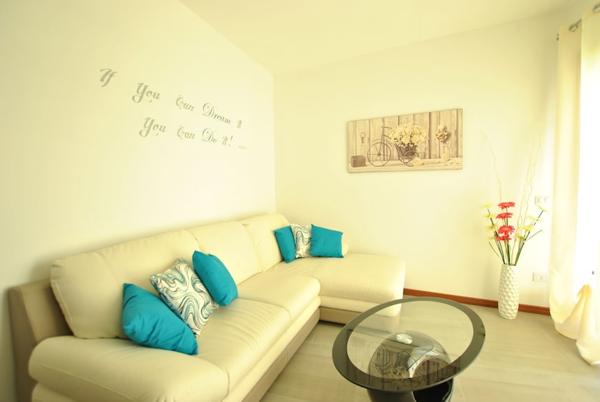 Smeralda Flats No. 4 - Bright Apartment With Large Covered Terrace - Olbia