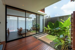 Daksa - Three Bedroom Residence | Vista do quarto