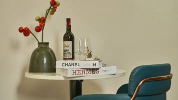 Quarto Standard, 1 cama queen-size, não fumadores, Vista para a cidade | Secretária, quartos insonorizados, Wi-fi grátis