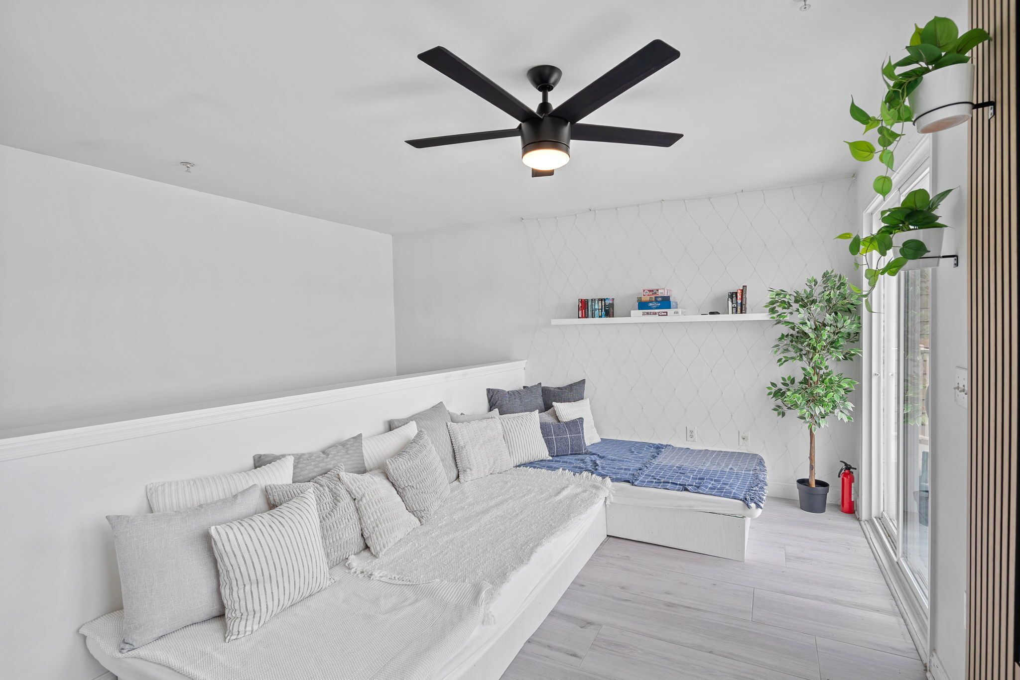 Hideaway Harbor By Socharm | Beautiful Waterfront Condo - Mooresville, NC