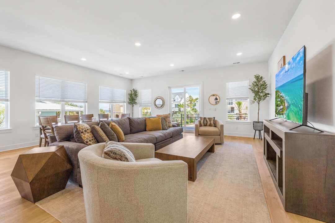 Luxury Beach House W/ Access To Remote Beach - Surfside Beach, SC