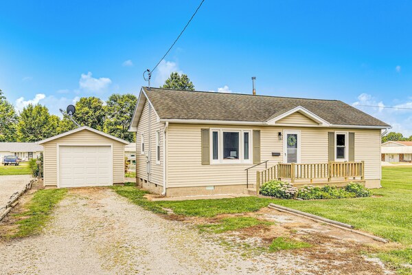 Peaceful Robinson Home W/ Yard, Near Golf Courses! - Illinois