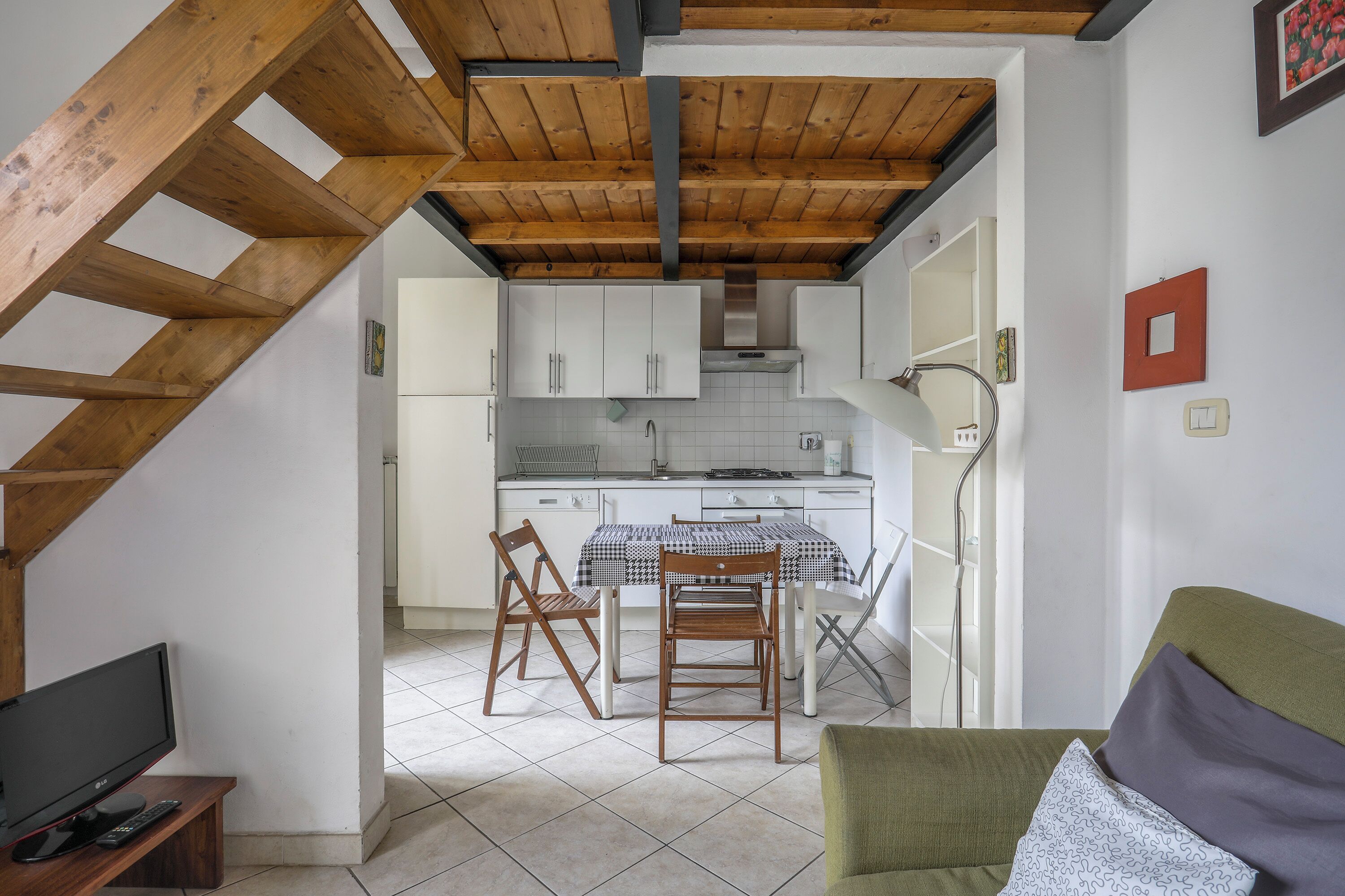 Apartamento básico | Cozinha privada | Geladeira grande, cooktop, lava-louças, cafeteira/chaleira