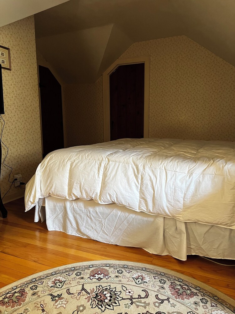Charming 2-bedroom House With Ac, Fitness Room, Wifi In Albany - Albany, NY