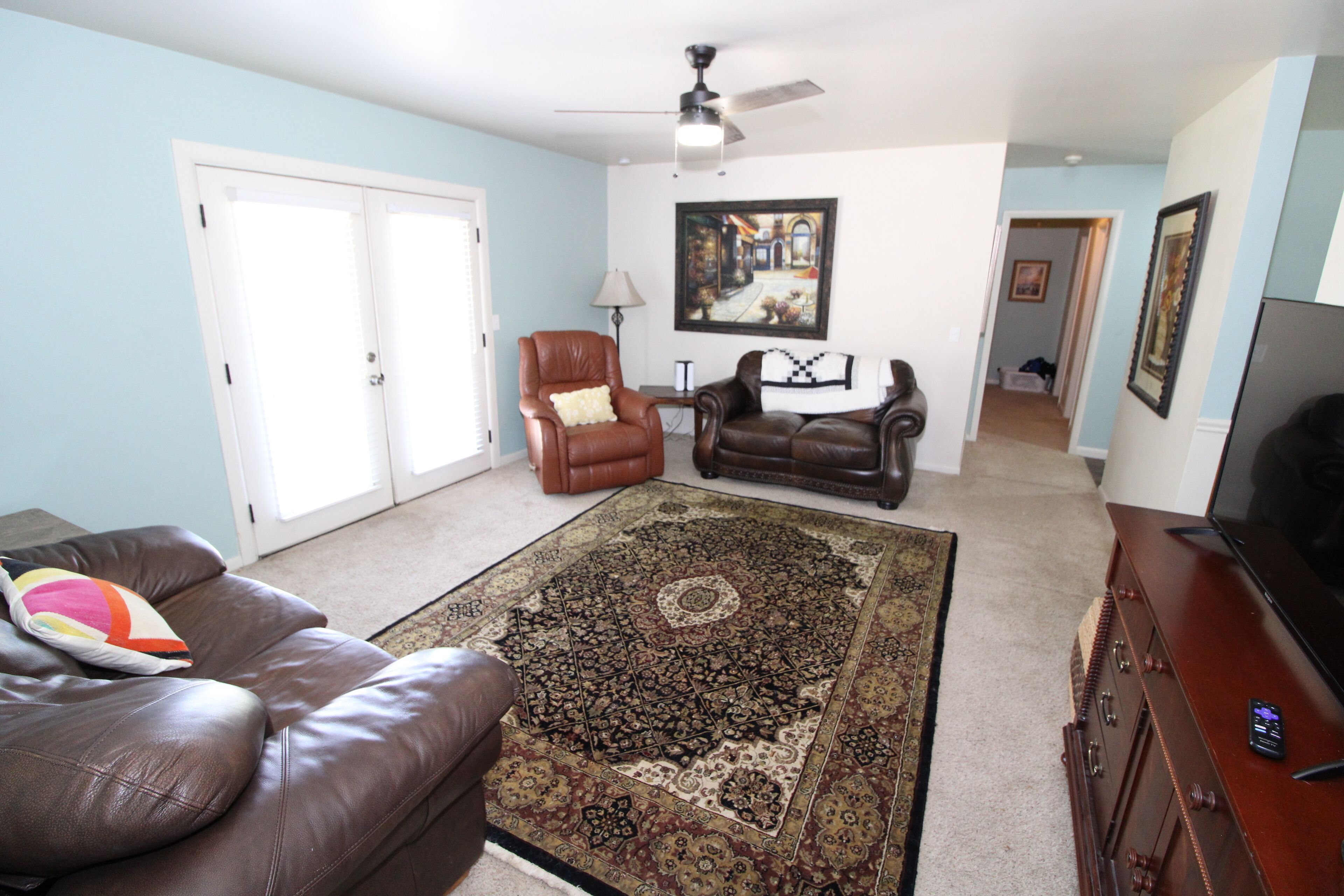 Jenks Cozy Home - Fenced Yard - Dogs Ok - Centrally Located - Oklahoma Aquarium, Jenks