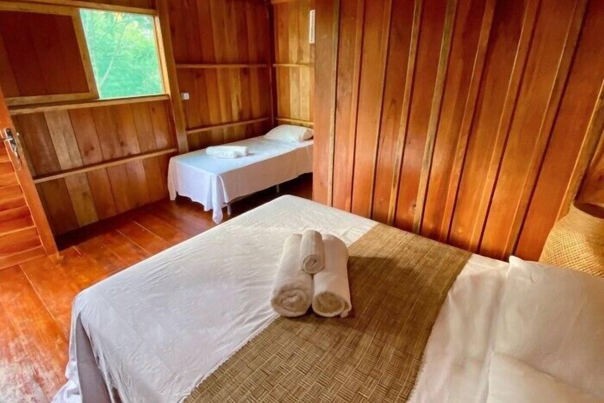 Cabana família | Frigobar, individualmente decorados, roupa de cama