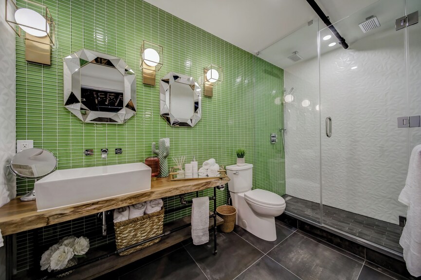 Westlake Hotel - The Neverly Hills Suite - Toronto