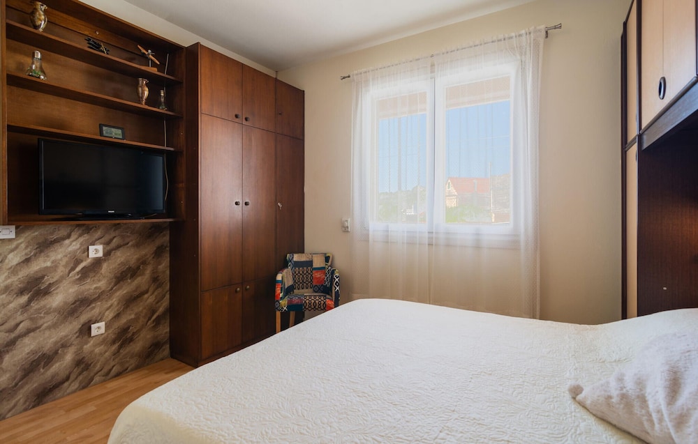 3 Bedroom Stunning Home In Selca - Baška Voda