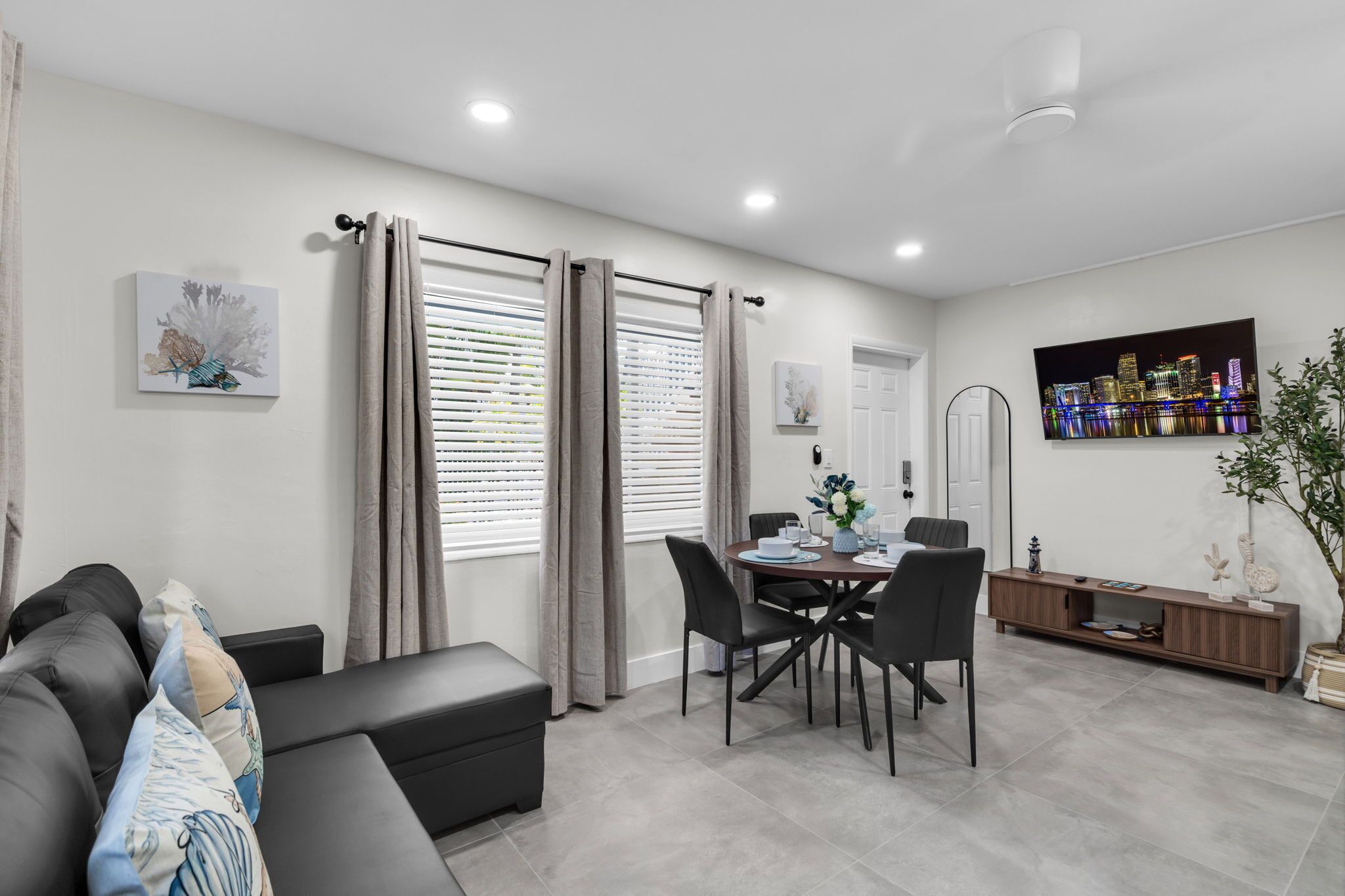 Galleria By Lowkl | 1br Apt W/ Private Patio + Bbq - Fort Lauderdale, FL