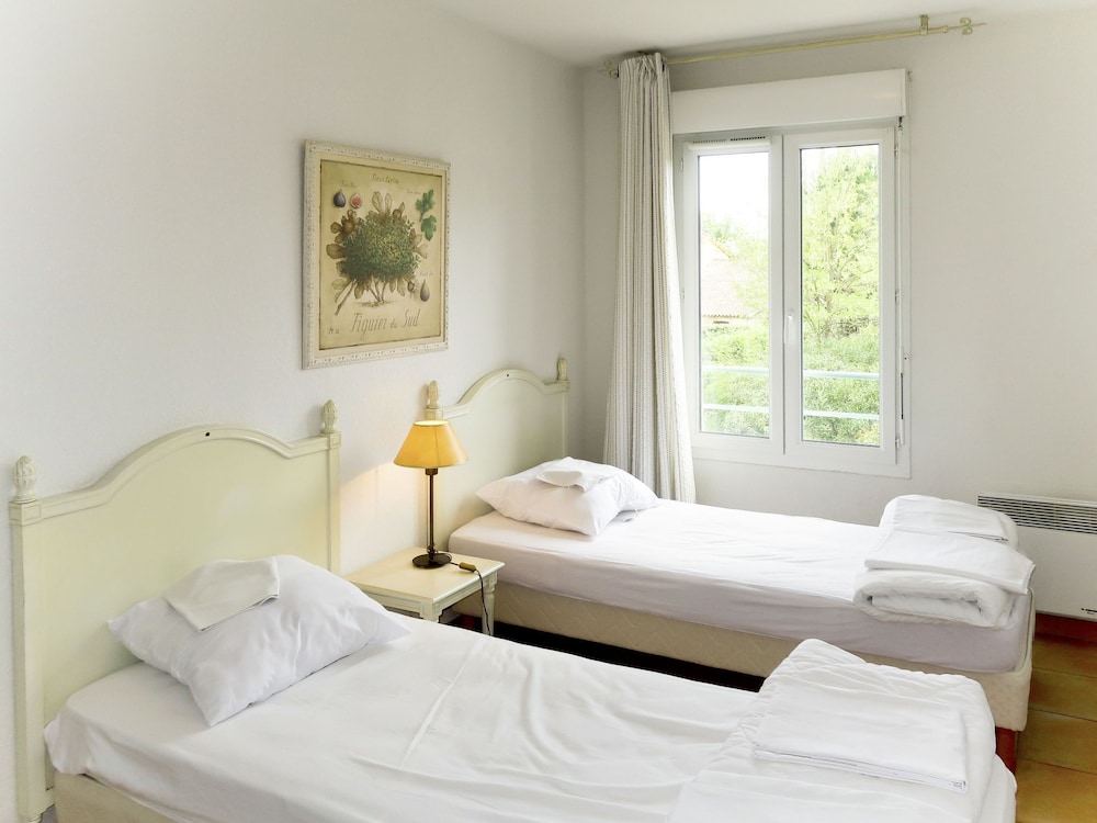 Les Bastides Des Chaumettes By Interhome - Montauroux