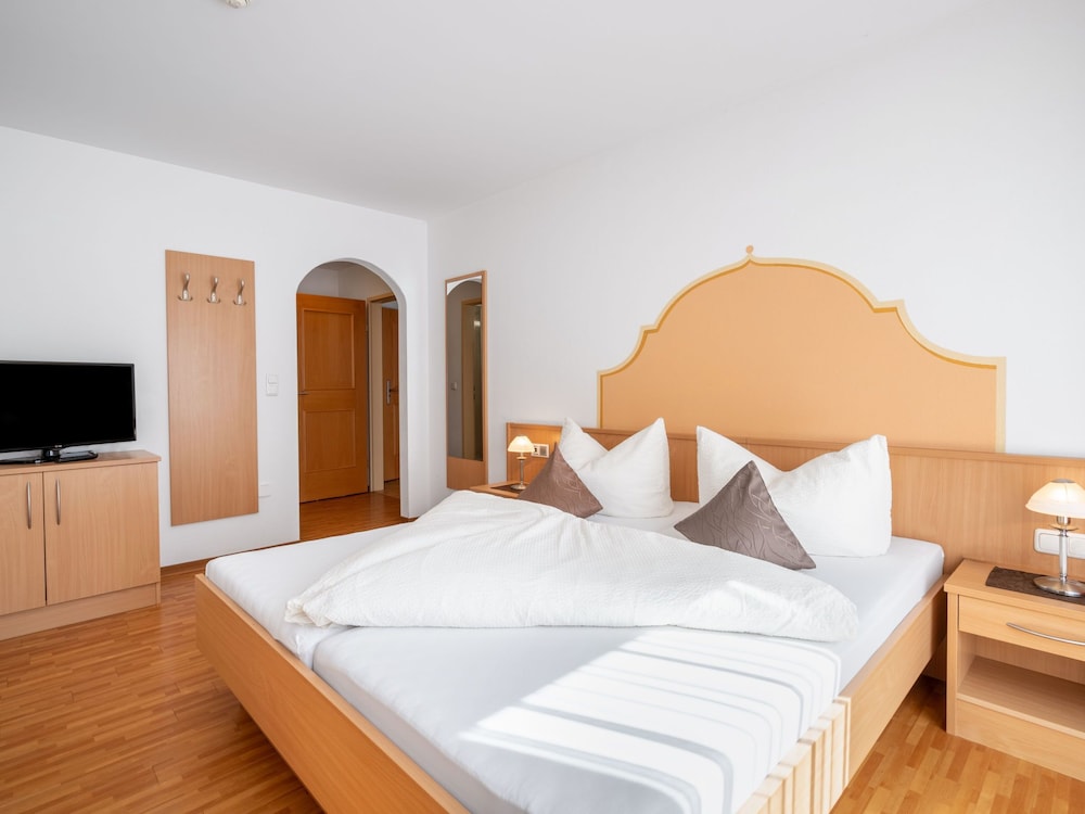 Apartment Rosa By Interhome - Mayrhofen