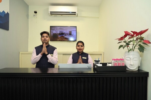 Crayon Hotels - Gandhinagar
