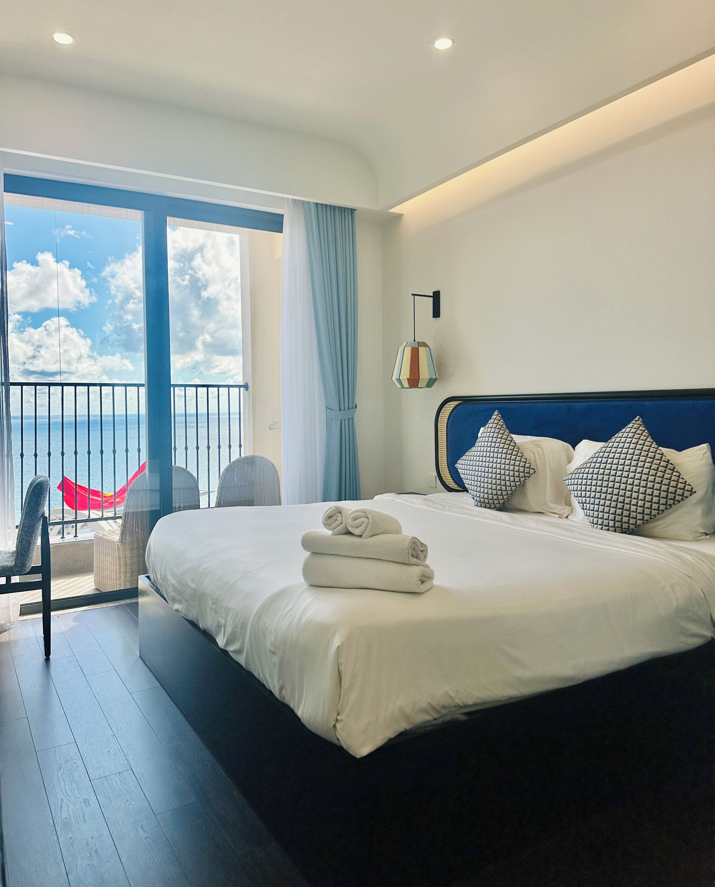 Apartamento Standard, 1 cama king-size, vista para o oceano | Comodidade do quarto