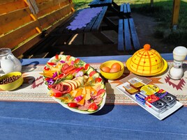 Pequeno-almoço inspirado na cozinha local diário (150 CZK por pessoa) 