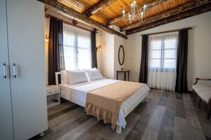 Quarto Duplo Superior, 1 cama de casal, vista para o mar | Wi-fi grátis 