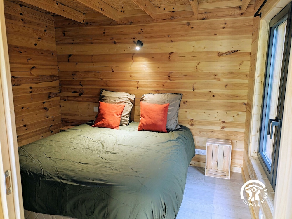 Chalet Confortable 4 Pers., Terrasse, 2 Chambres Au Camping De Coupeau - Laval