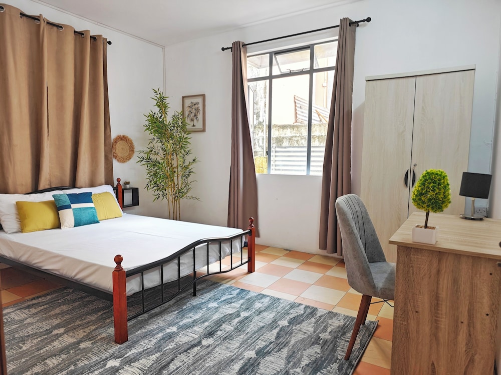 3 Bedroom appartment 1 min walk from Bruno Cheong Hospital & flacq ...