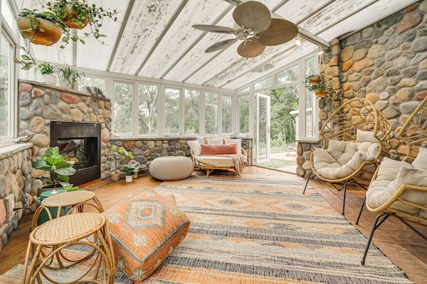 Picturesque Lake Elmo Cottage W/ Fire Pits! - Woodbury, MN