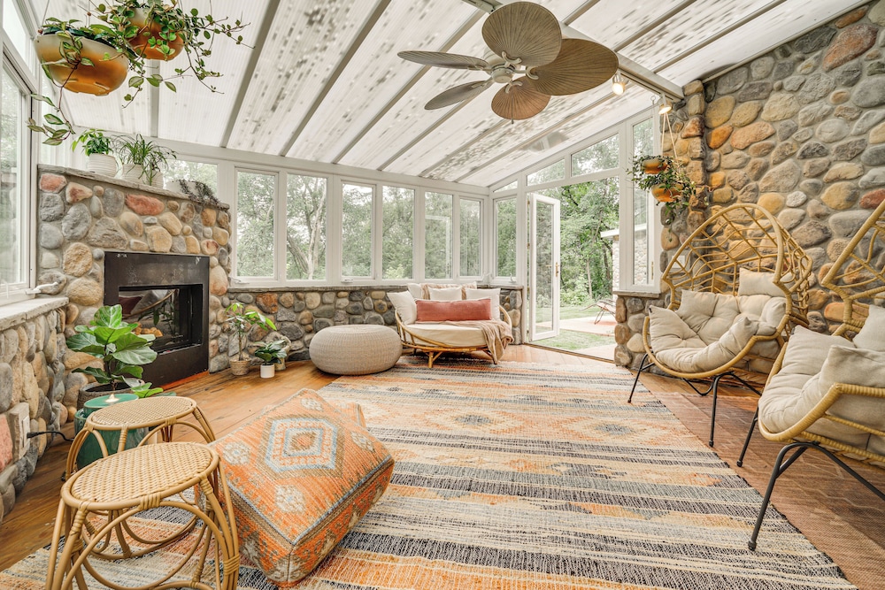 Picturesque Lake Elmo Cottage W/ Fire Pits! - Woodbury, MN