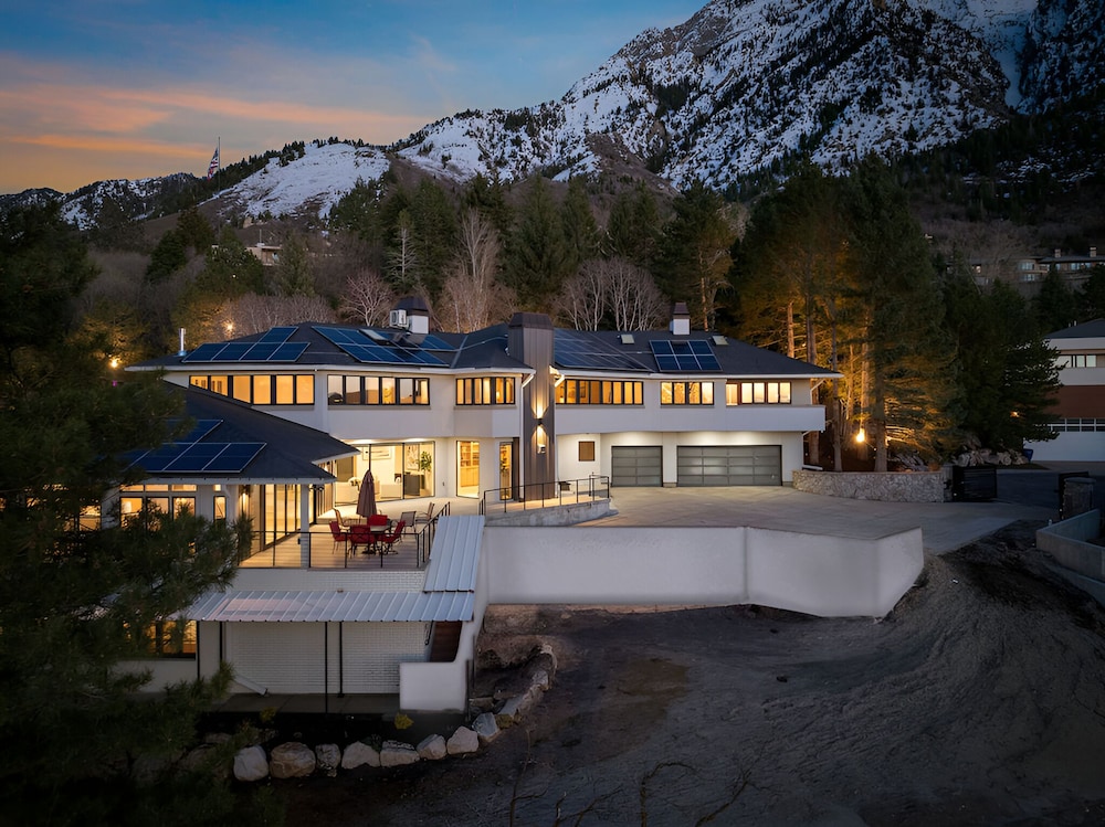 Exclusive Resort Escape: Heated Pool, Spa & Pickleball By Redawning - Snowbird, UT