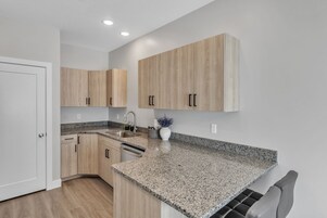 Casa, 3 quartos | Cozinha privada | Geladeira, fogão, torradeira