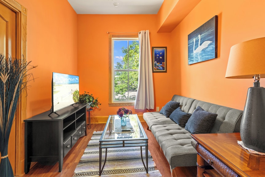 Waterfront Storybook Loft In Downtown Stuart - Stuart, FL