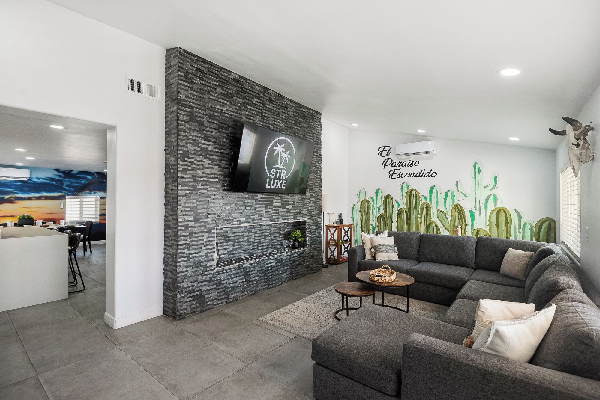 Private Resort Style Backyard, King Bed, Tons Of Amenities - Phoenix, AZ