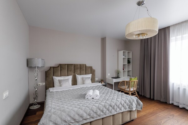 Spacious Apartment Near Danamall - Minszk