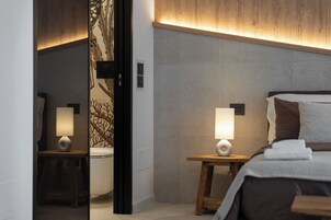 Quarto Duplo Deluxe, varanda, vista para o mar | Edredões de penas, minibar, com decoração personalizada 