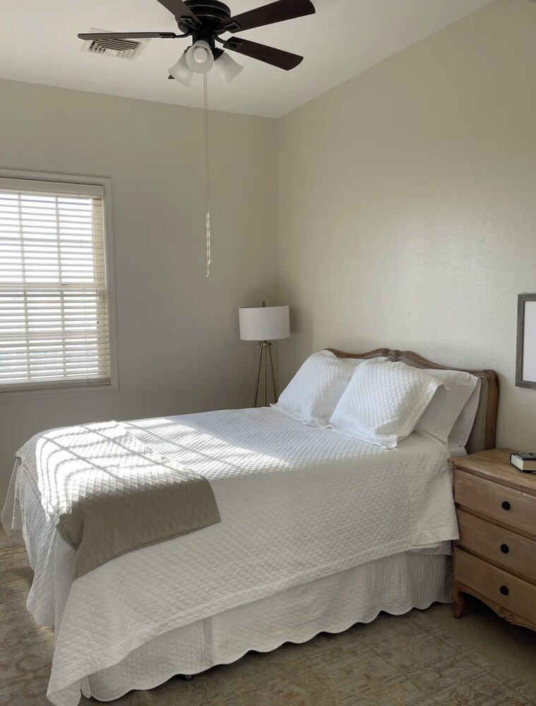 Peaceful, Country Oasis! Come Enjoy Our Lovely, 3-bedroom Home On The Plains! - John Martin Reservoir State Park, Hasty
