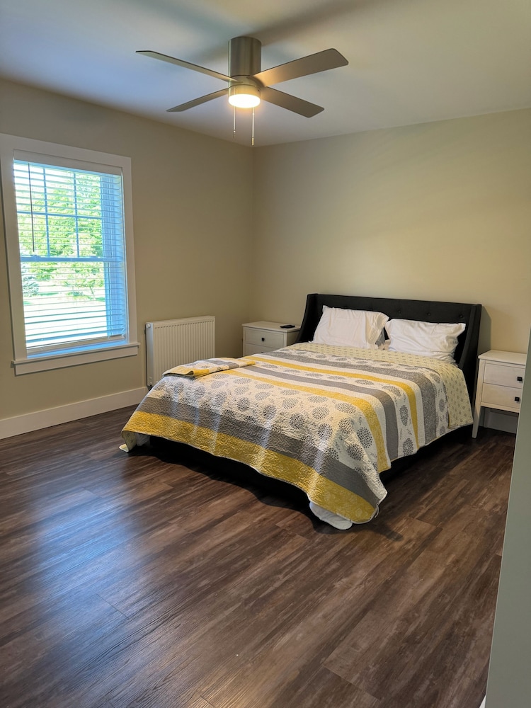 Discover Oakland Charm Near Colby College 10 Min - Waterville, ME