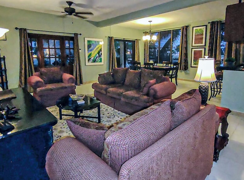 1-bedroom Canal Cottage Pool, Fishing & Sunset Views, Peaceful Corozal Retreat - Quintana Roo