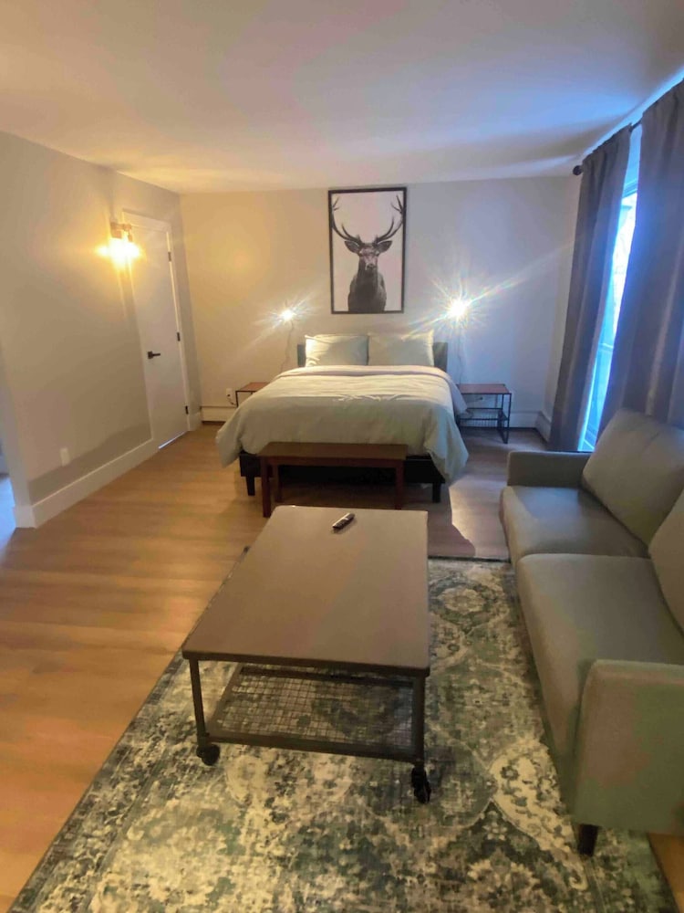 Morden Newly Renovated 1br Flats, Walk T - Edmonton