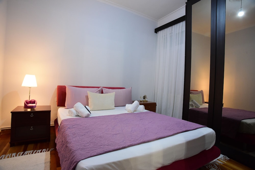 Holiday Home 'Serenity' With Private Terrace, Balcony And Wi-fi - Янина
