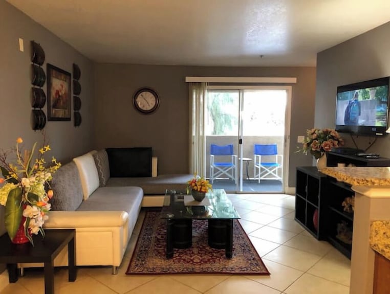 Affordable & Comfort Condo Near Vegas Strip - Las Vegas, NV