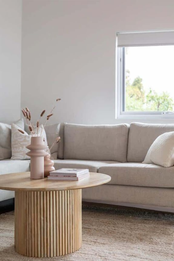 "Hillside Hideaway" Sleeps 10, Stunning Views. - Hobart International Airport