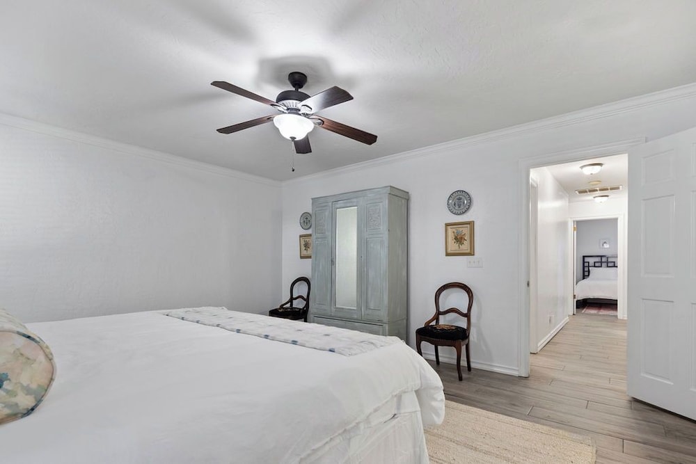 Spacious 3+ Bedroom Home In A Quiet Cul-de-sac Near I35 In Norman - Norman, OK
