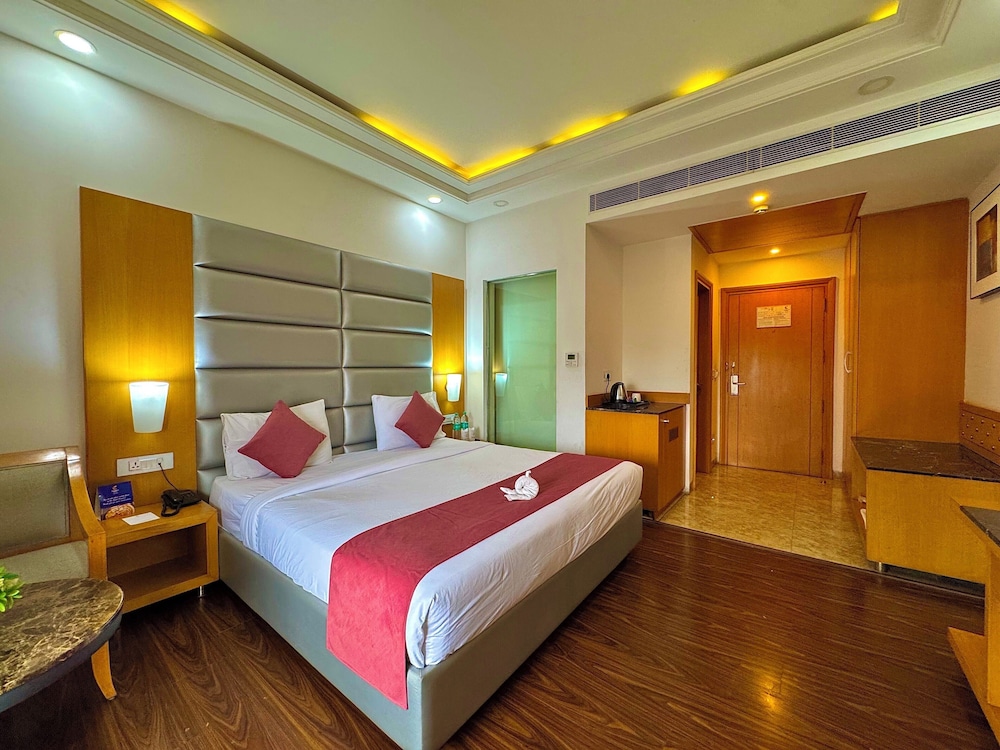Comfort Hotel Gms Grand - Dehradun