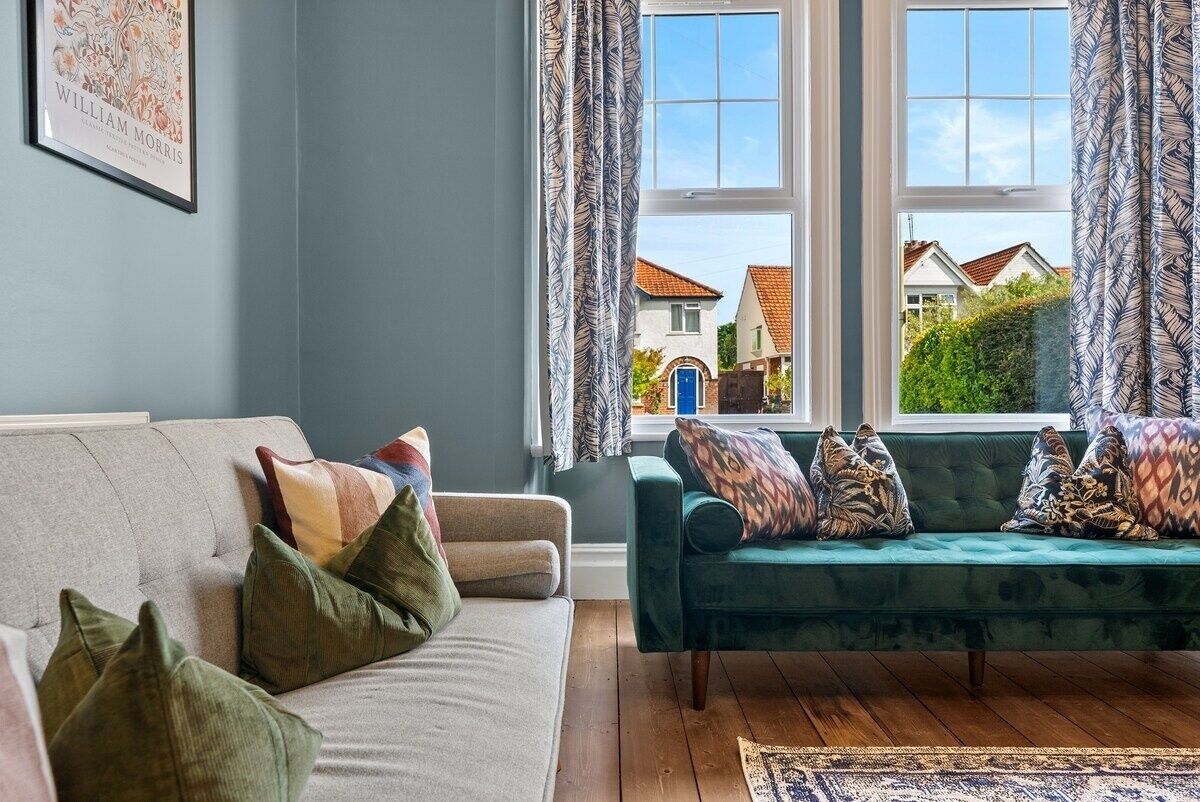 5 Br Stylist Spacious House, W/off Road Parking Cheltenham Race Special Offer - 페인스윅