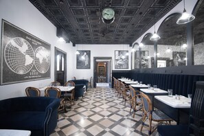 Café da manhã, almoço e jantar
